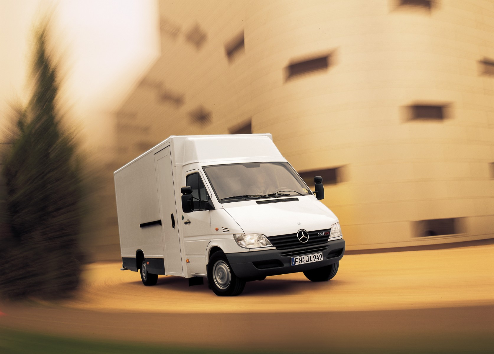 Carrosserie intégrale pour le Sprinter en version distribution colis