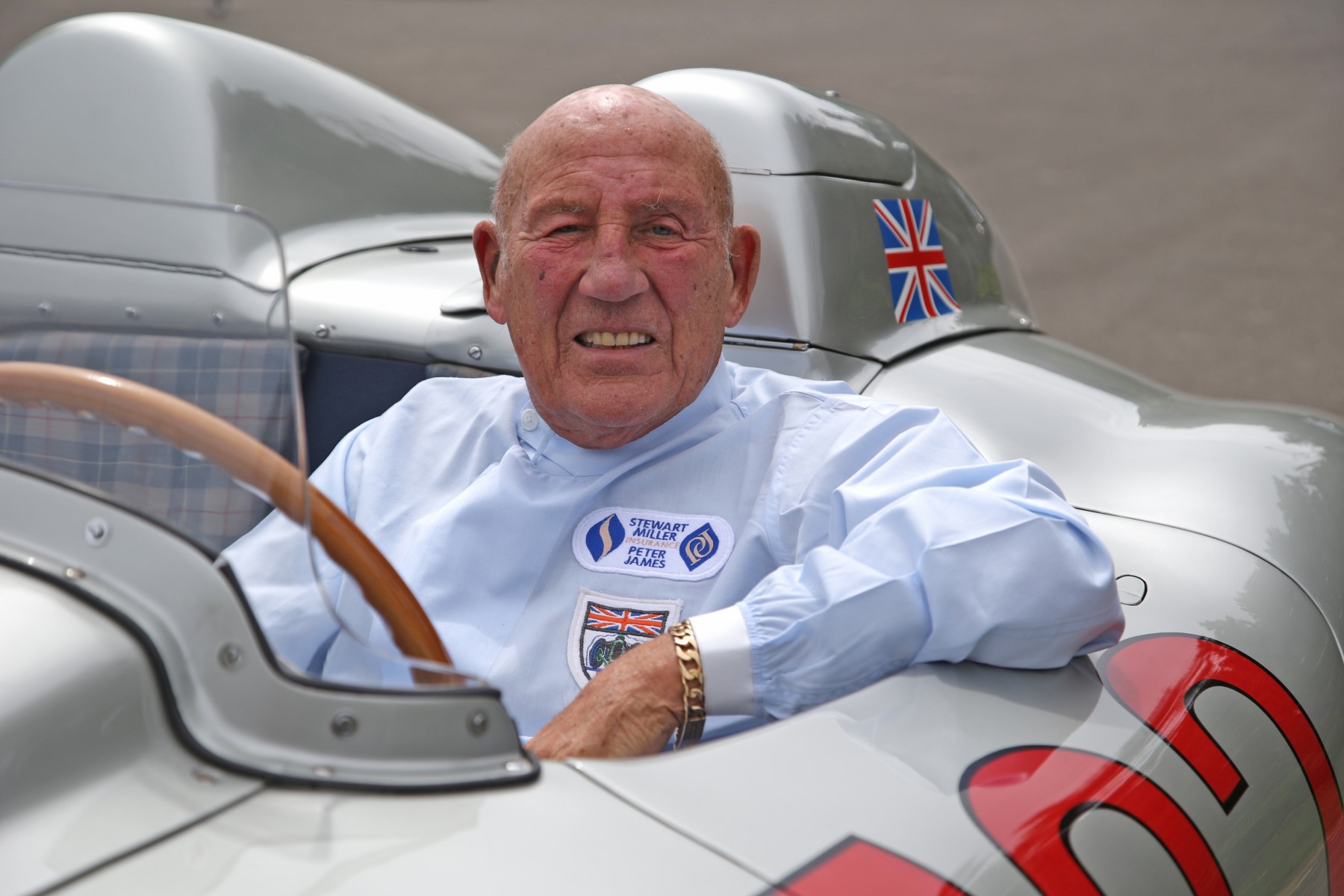 Mercedes-Benz racing driver Sir Stirling Moss has passed away at the ...