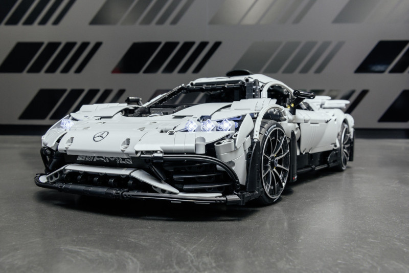 Hypercar op schaal 1:8: de Mercedes-AMG ONE als radiografisch ...