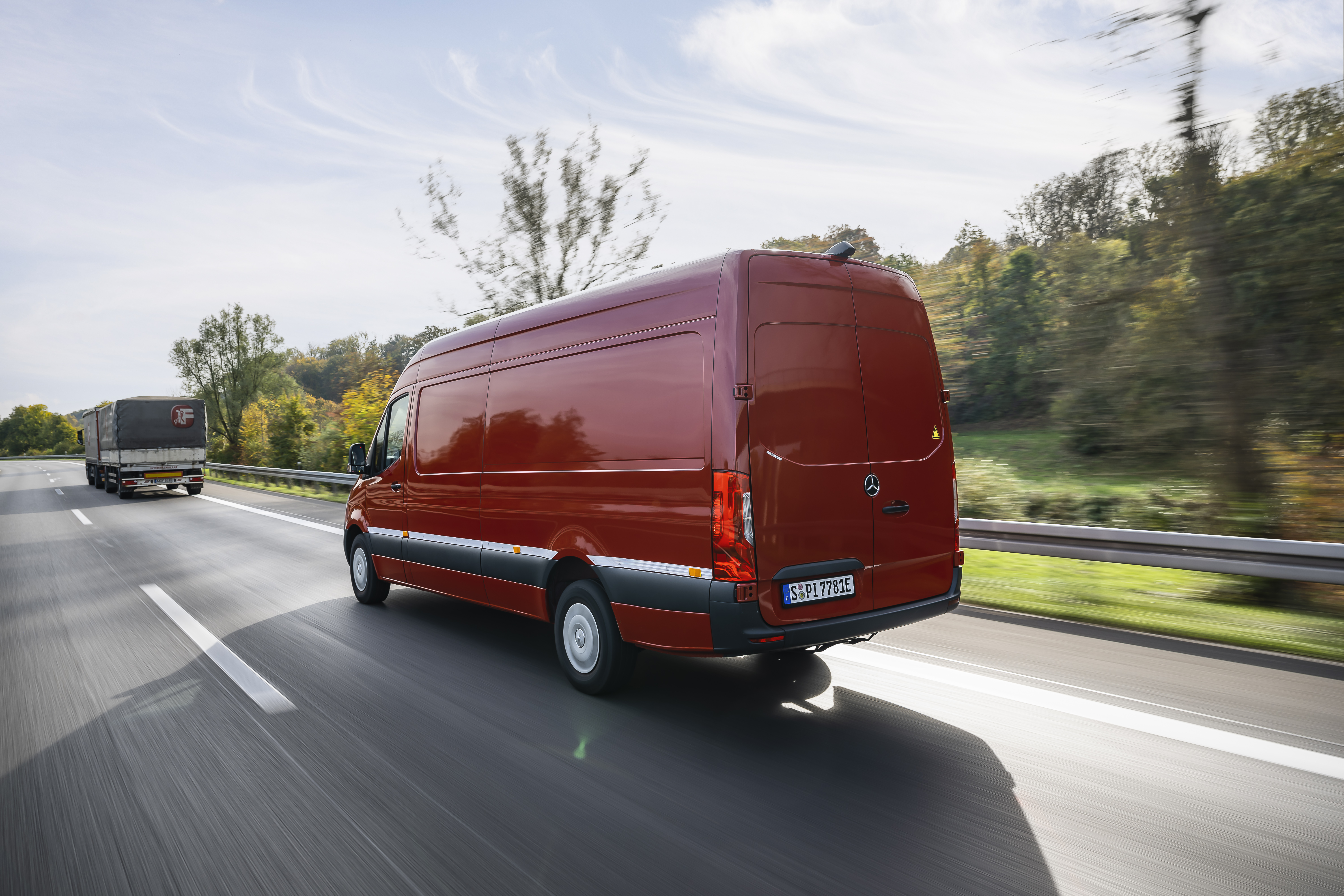 De nieuwe Mercedes-Benz eSprinter : 475 kilometer van Stuttgart naar ...