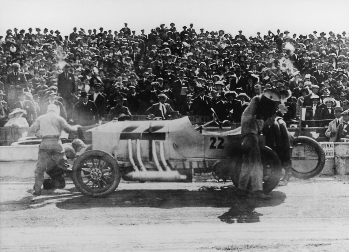 1912 Ralph de Palma wint de Vanderbilt beker met een Mercedes
