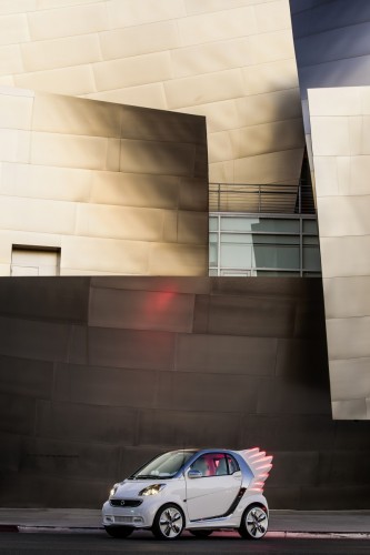 Le designer de mode Jeremy Scott relooke la smart fortwo