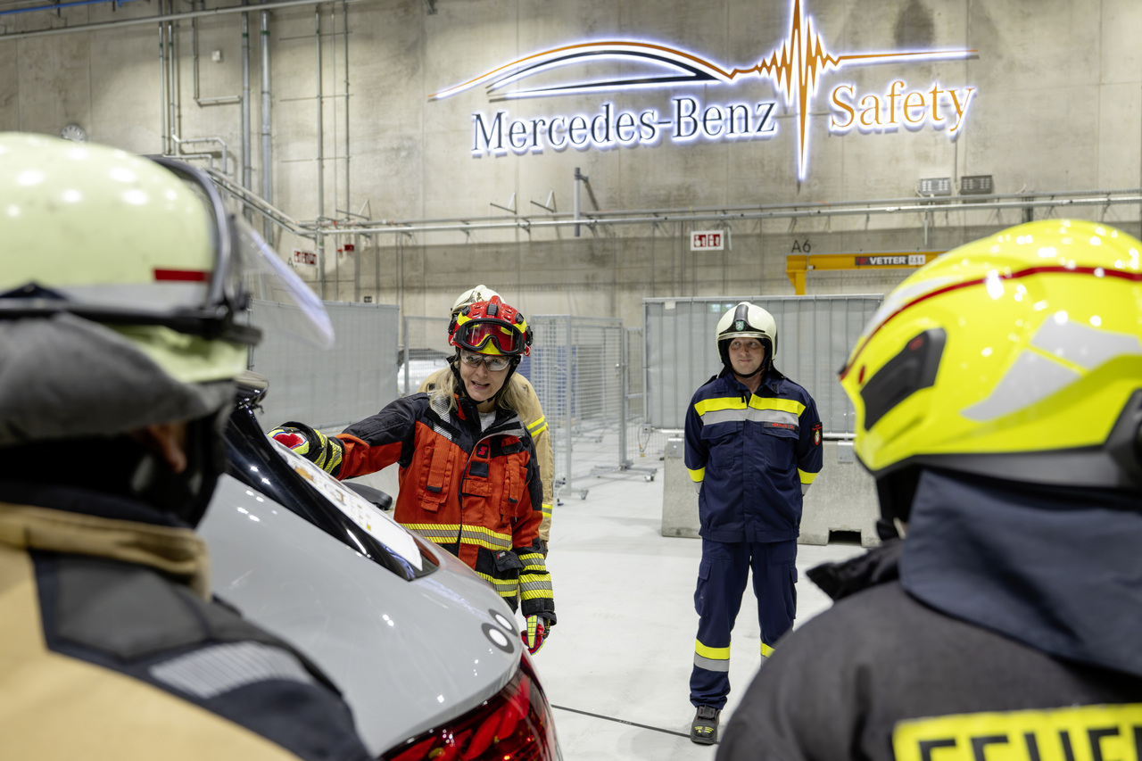 Unieke samenwerking: Mercedes-Benz en Europese brandweerkorpsen organiseren gezamenlijke trainingen