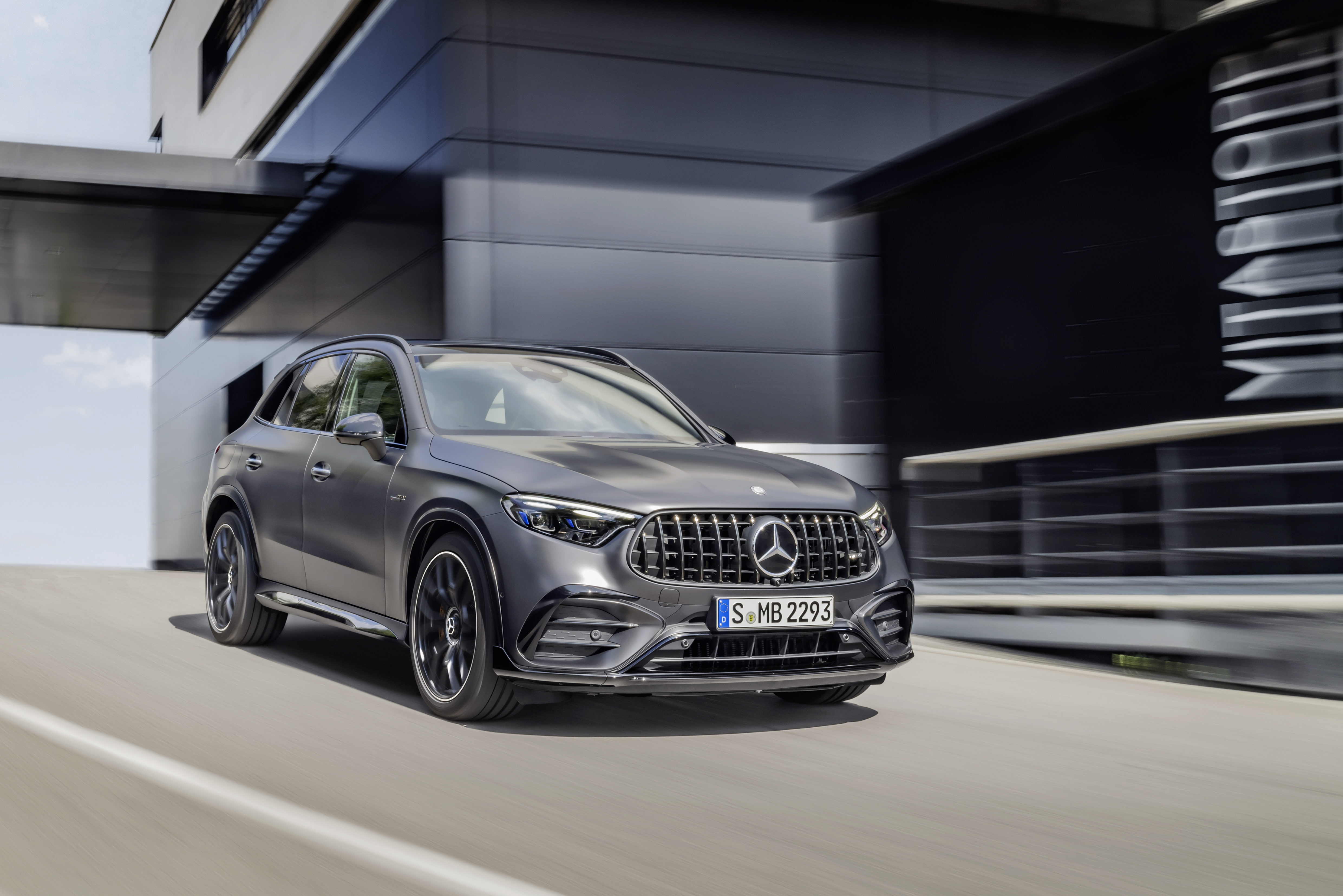 Mercedes-AMG GLC SUV désormais disponible en version hybride Performance