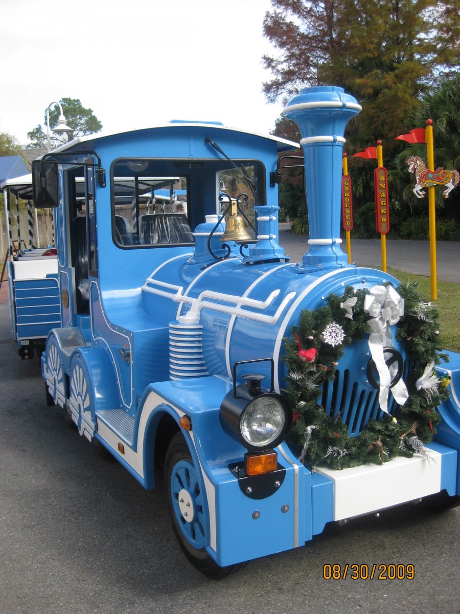 Audubon Zoo Hosts "Jungle Bells" Holiday Party at Picnic Pavilion