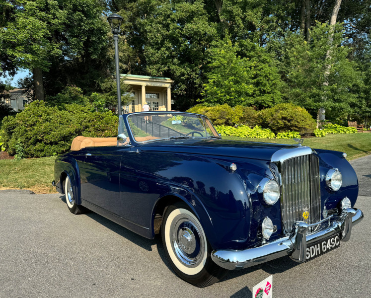 3,000 Roses in Bloom at Hershey Gardens