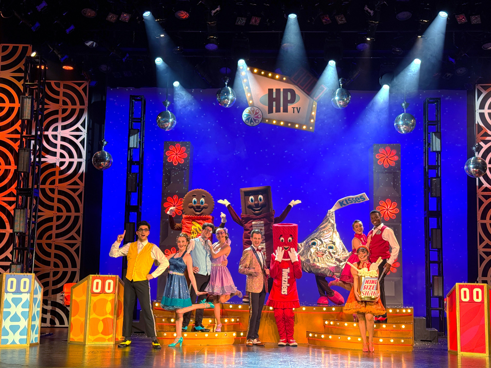 All-New Twizzlers Twisted Gravity Activations at Hersheypark