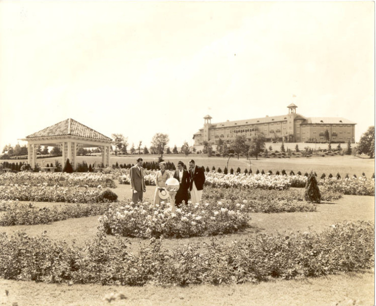3,000 Roses in Bloom at Hershey Gardens