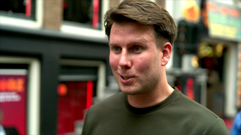 'BIJ ONS OP DE WALLEN' GEEFT EEN UNIEKE BLIK IN BERUCHTE BUURT