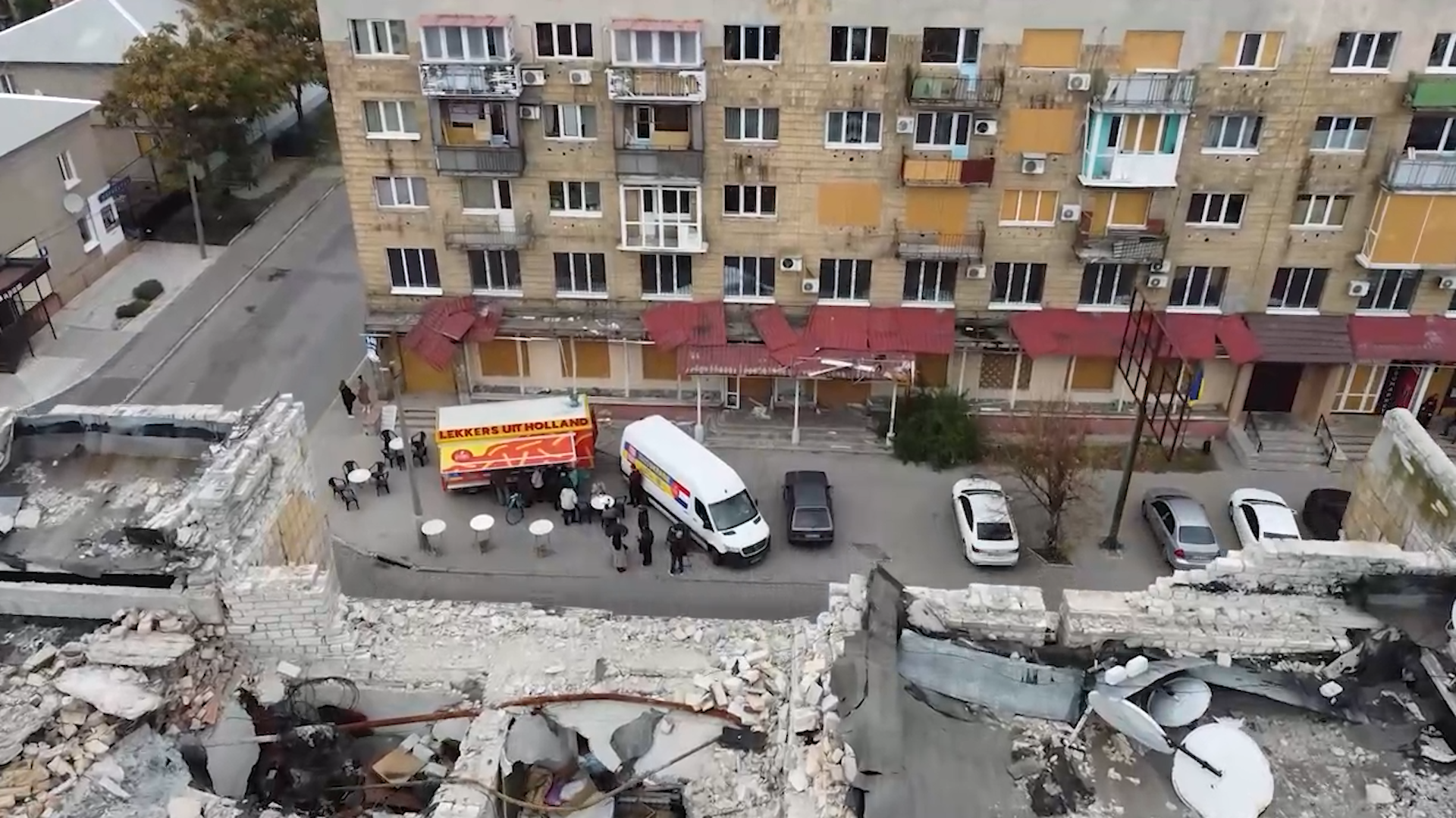 ‘PATATJE OORLOG’ TOONT DAT EEN BAKJE FRIET DE ULTIEME DAAD VAN ...