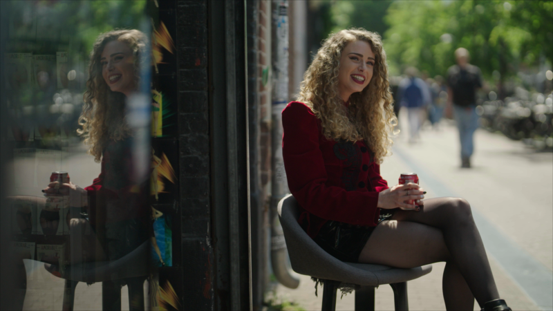 'BIJ ONS OP DE WALLEN' GEEFT EEN UNIEKE BLIK IN BERUCHTE BUURT