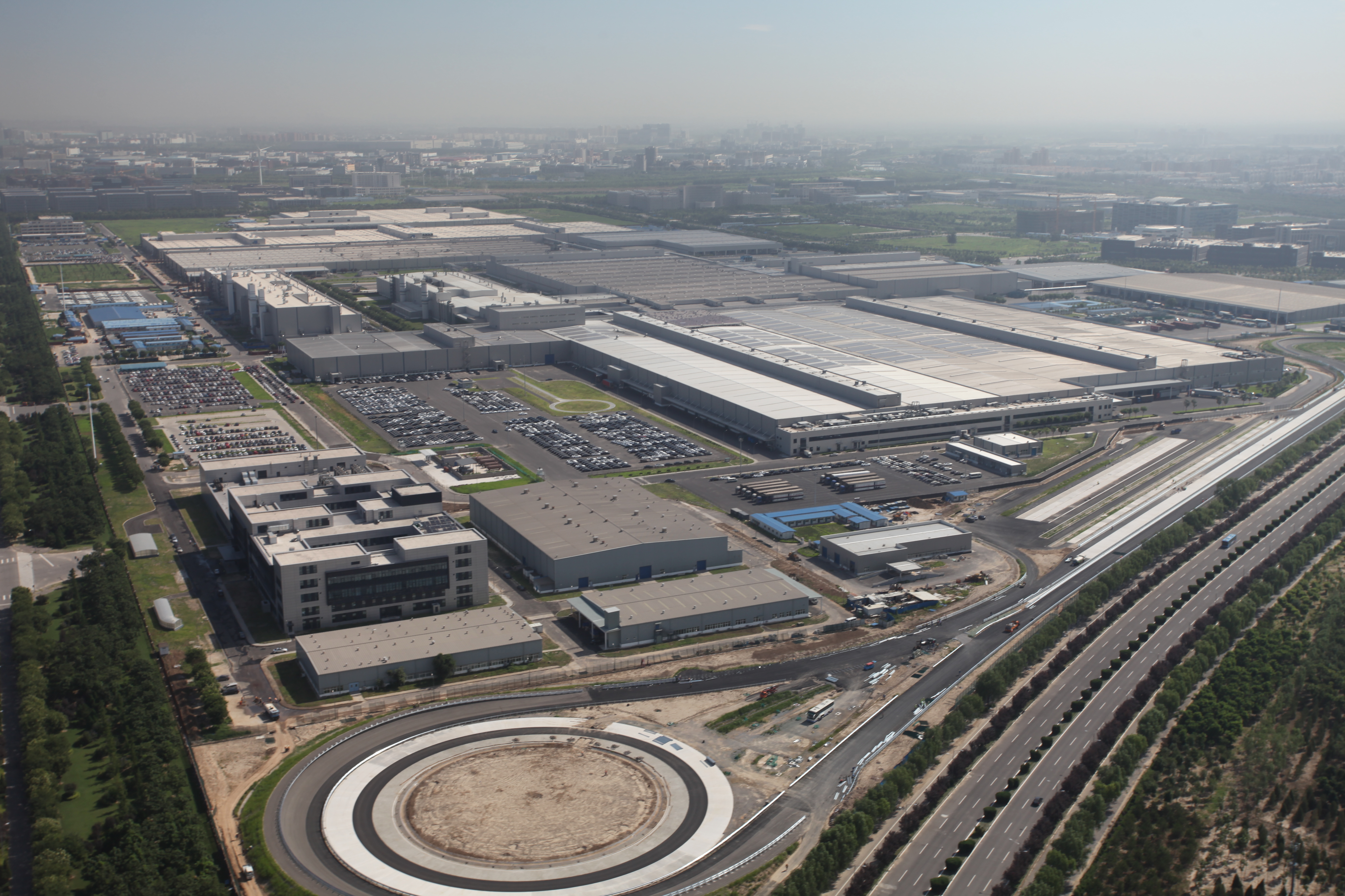 Daimler viert tien jaar personenauto-productie in Beijing