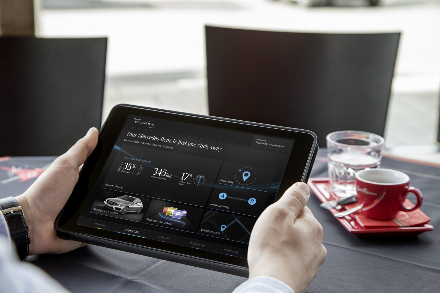 Mercedes me Adapter nu beschikbaar bij de Mercedes-Benz dealer