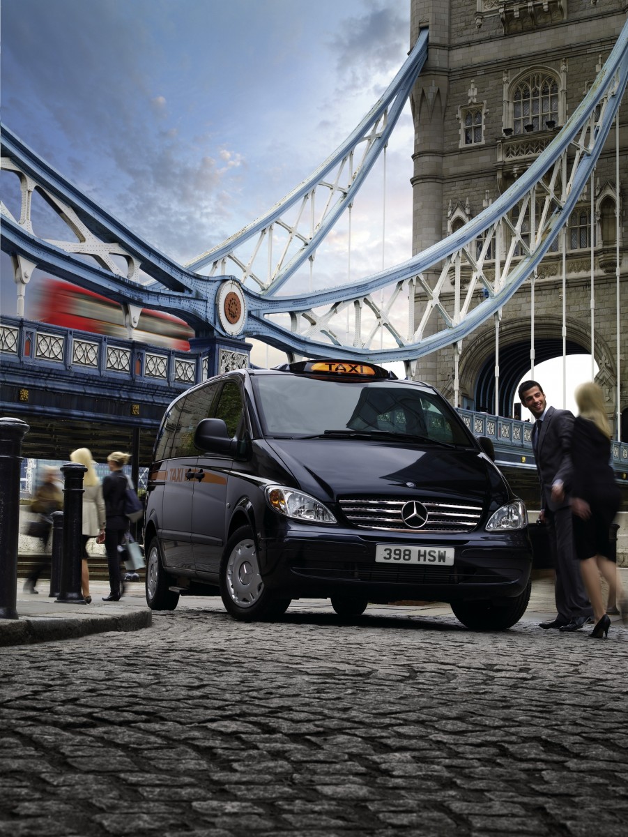 Mercedes-Benz Vito rijdt als taxi in Londen