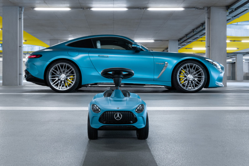 De zevende generatie Mercedes-Benz kinderloopauto's: de nieuwe Bobby-AMG GT