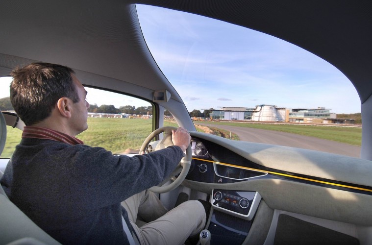 ‘Bionic Car’ van Mercedes-Benz rijdt eerste ronde op vernieuwd ...
