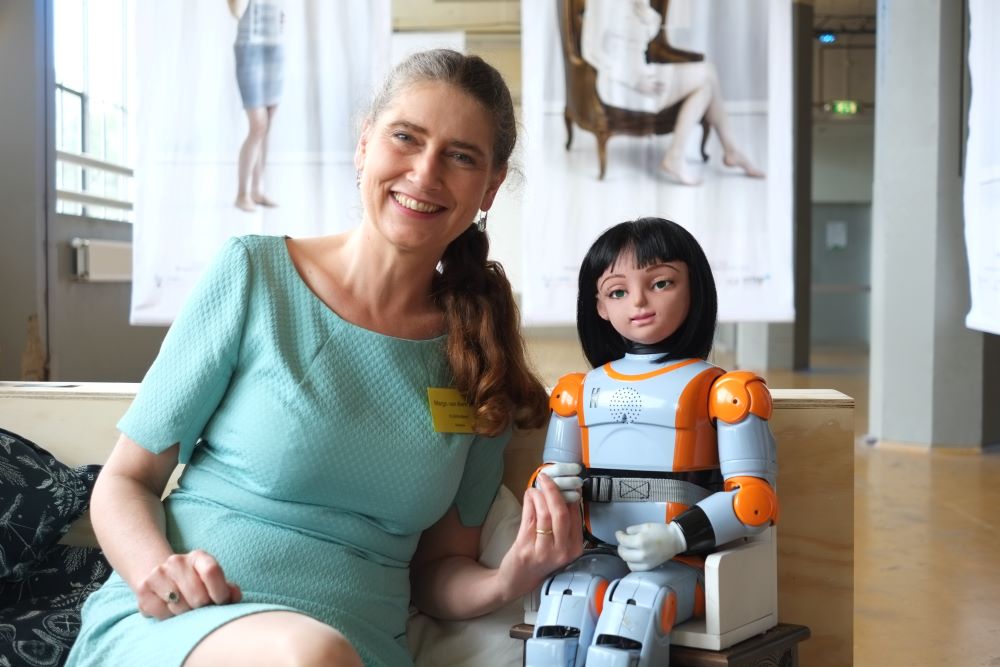 ‘Technologie kan mensen minder eenzaam maken’