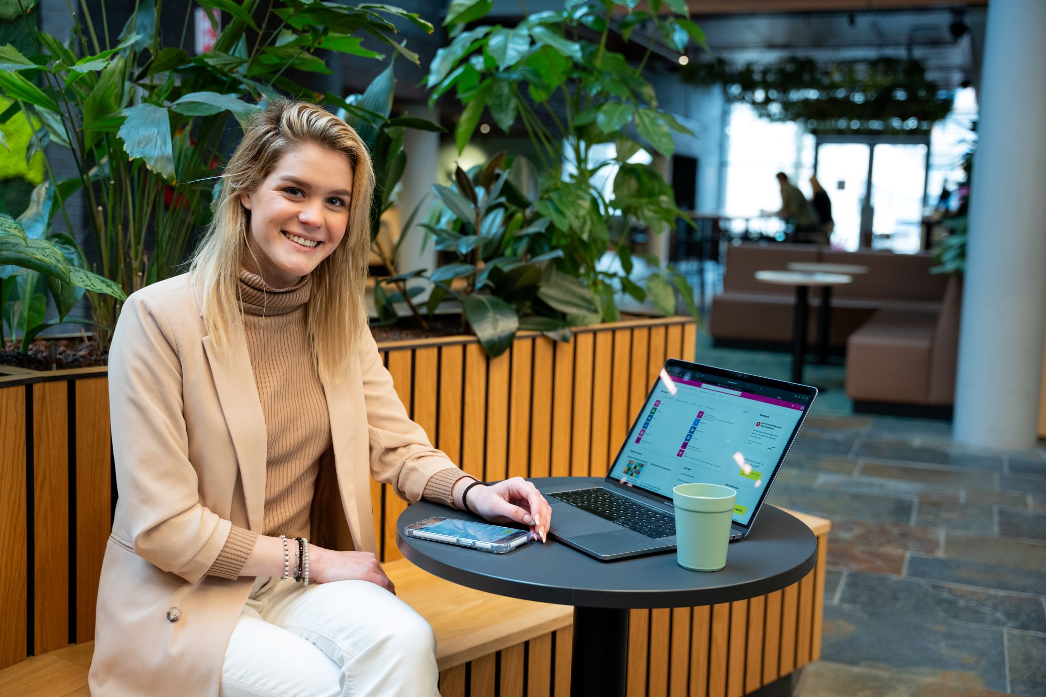 Iris en de nieuwe Inholland Iris-app in de schijnwerpers