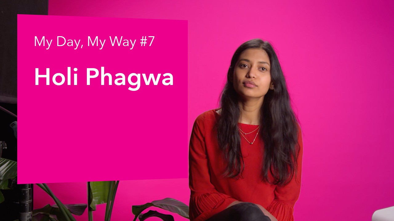 My Day, My Way: Astrita over het kleurenfestival Holi Phagwa