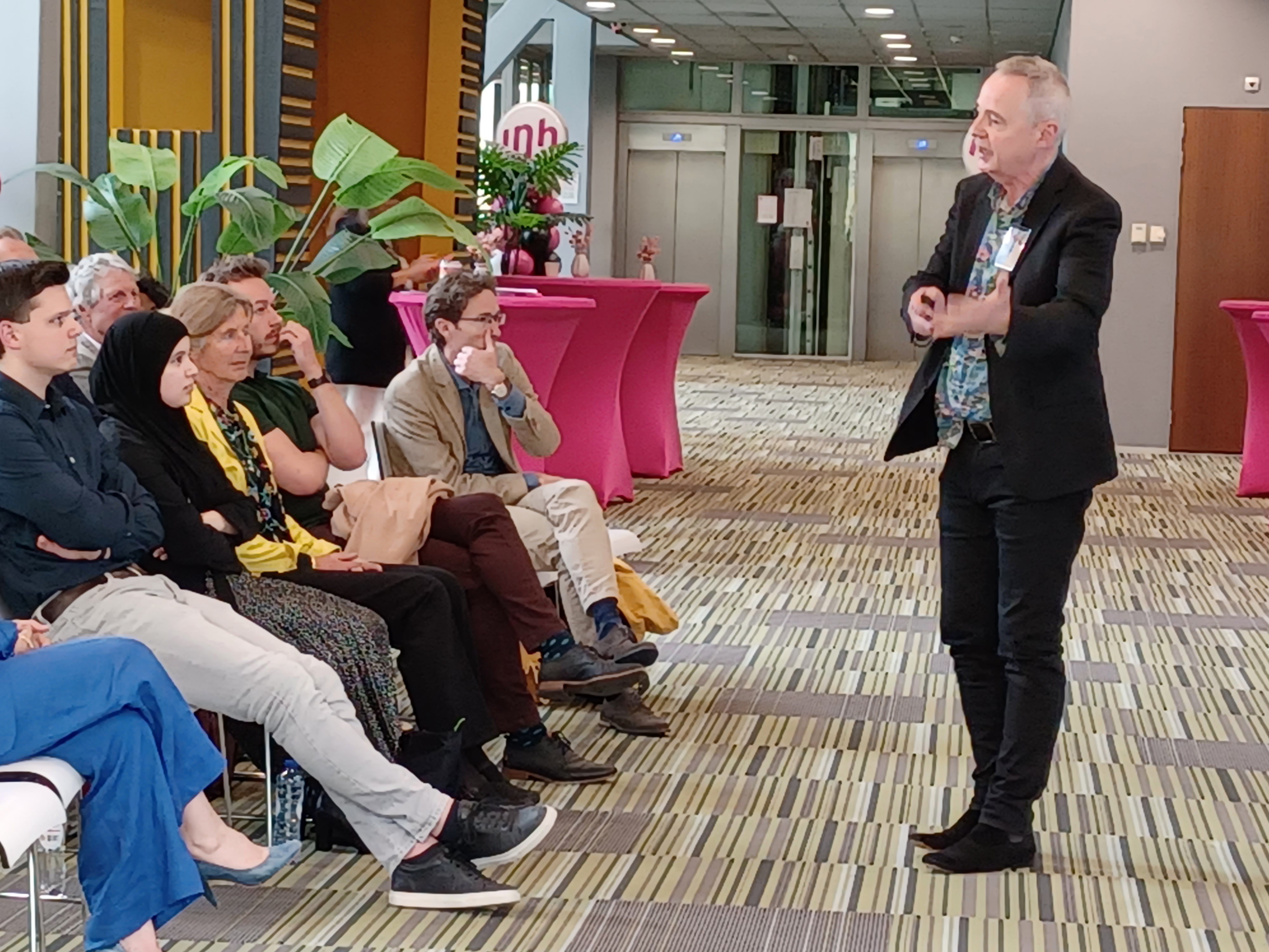 ‘Jongeren willen stabiliteit en ontwikkeling, niet werken als digital ...