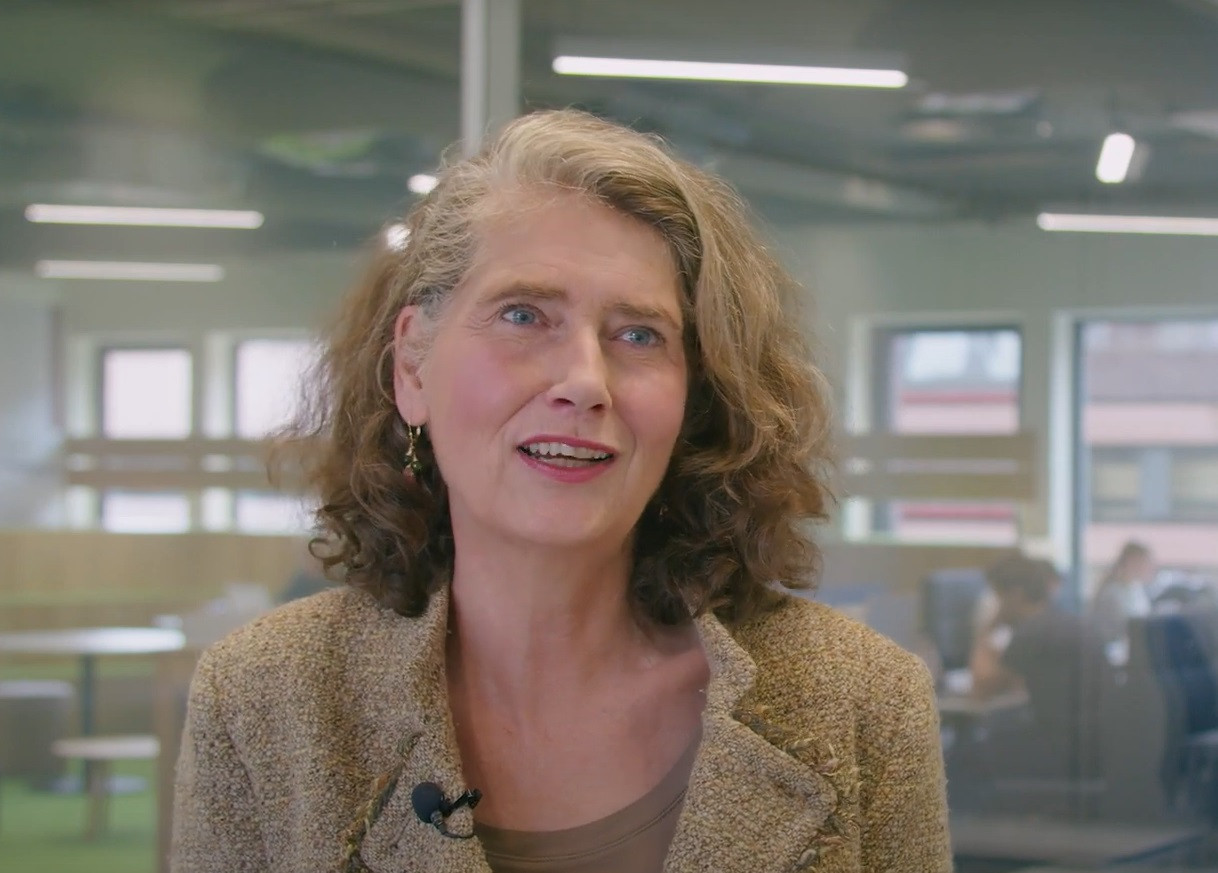 Margo van Kemenade met zorgrobot naar pre-finale AmSIA