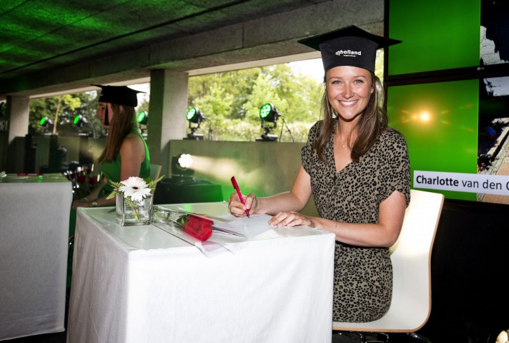 Een onvergetelijke drive-in diploma-uitreiking bij Pabo Den Haag