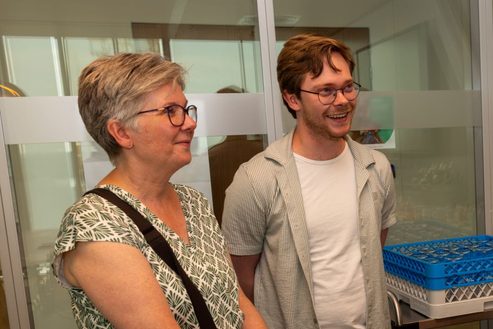 Blijdschap en bloemen bij uitreiking VSBfonds Beurzen