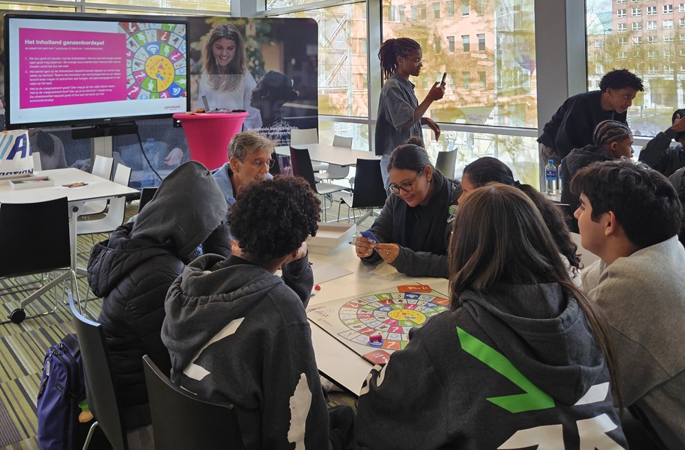 Caribische leerlingen ontdekken Inholland tijdens hbo-tour