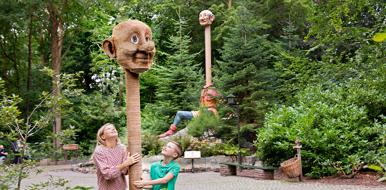 Deze zomer komt Langnek gemaakt van oud papier tot leven