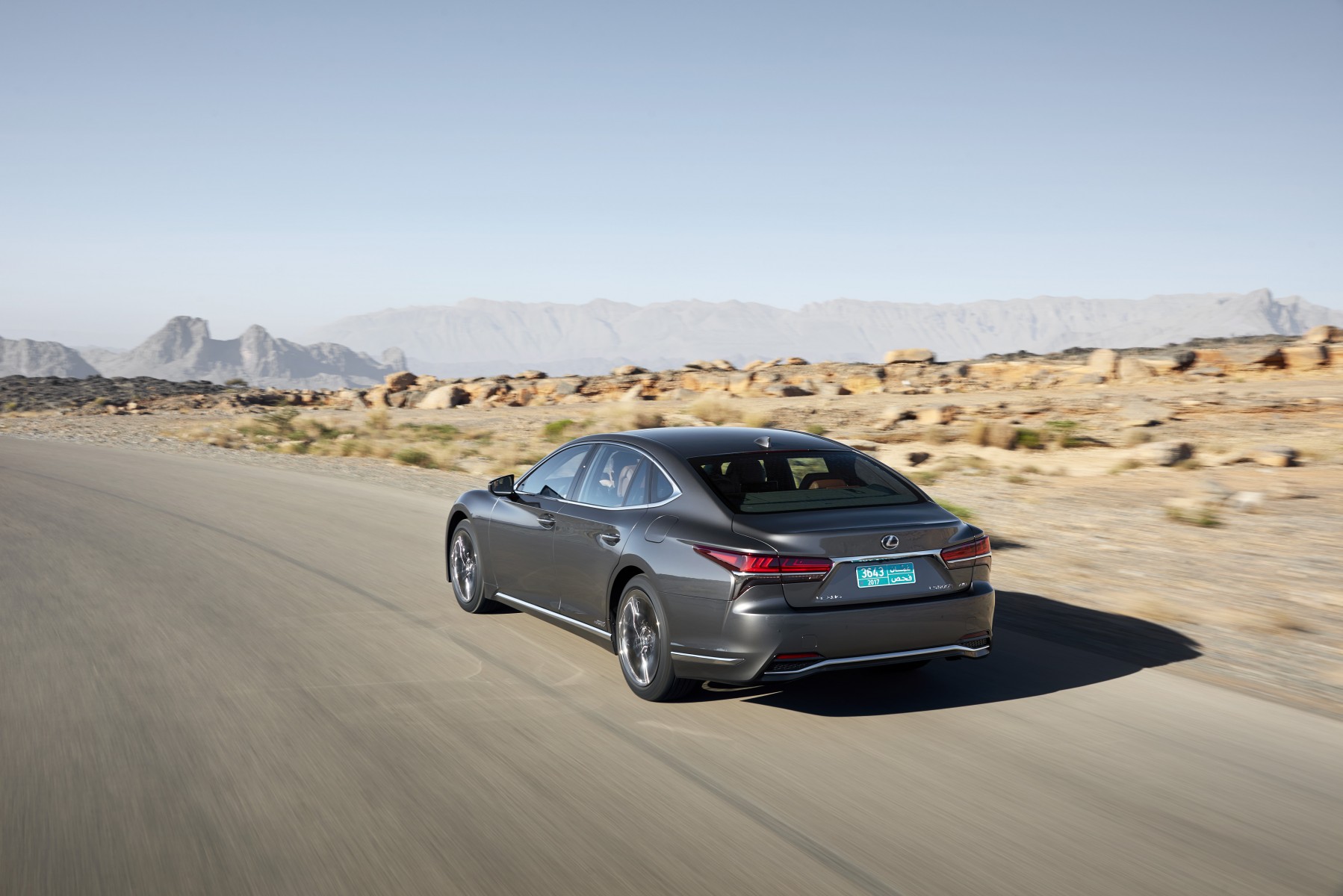 109_Lexus_LS500h_Manganese_dynamic