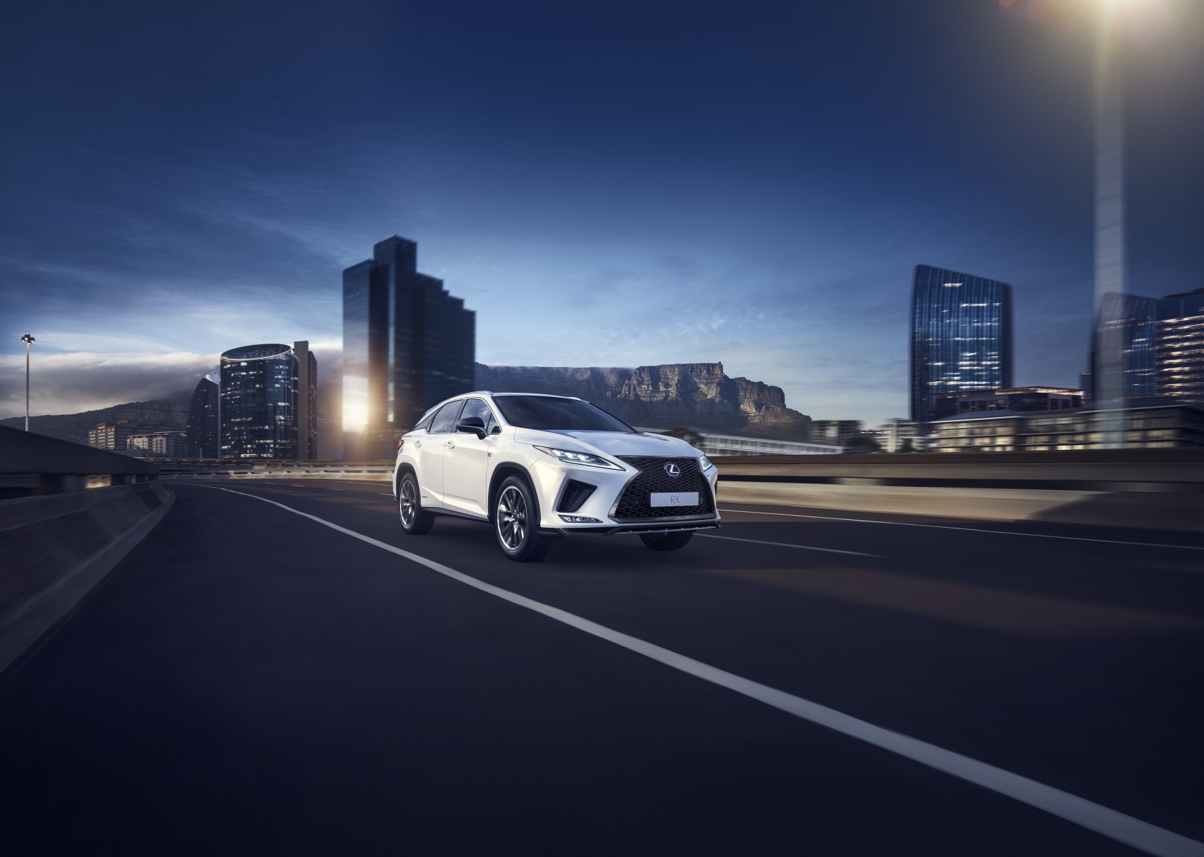 NEW LEXUS RX MAKES WORLD DEBUT