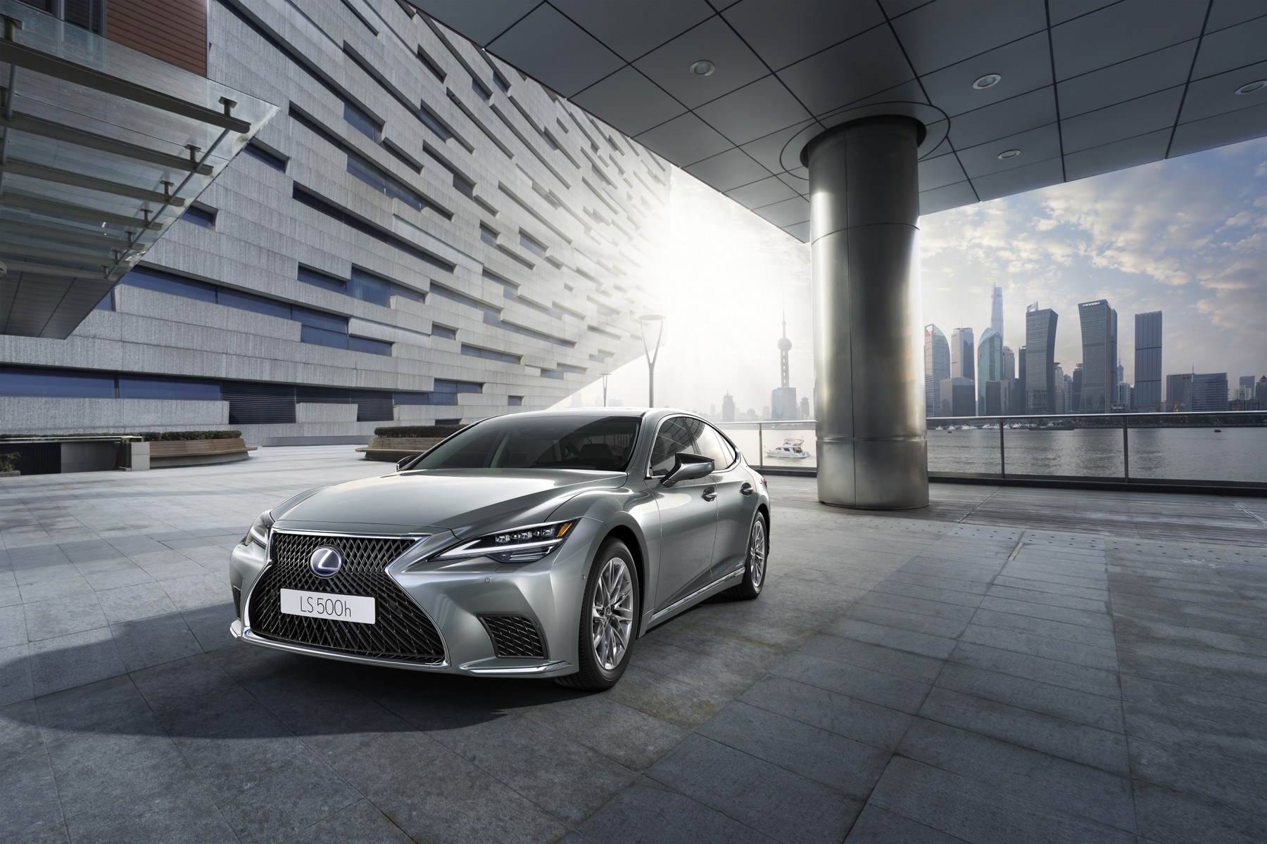 EUROPEAN PREMIERE OF THE NEW LEXUS LS