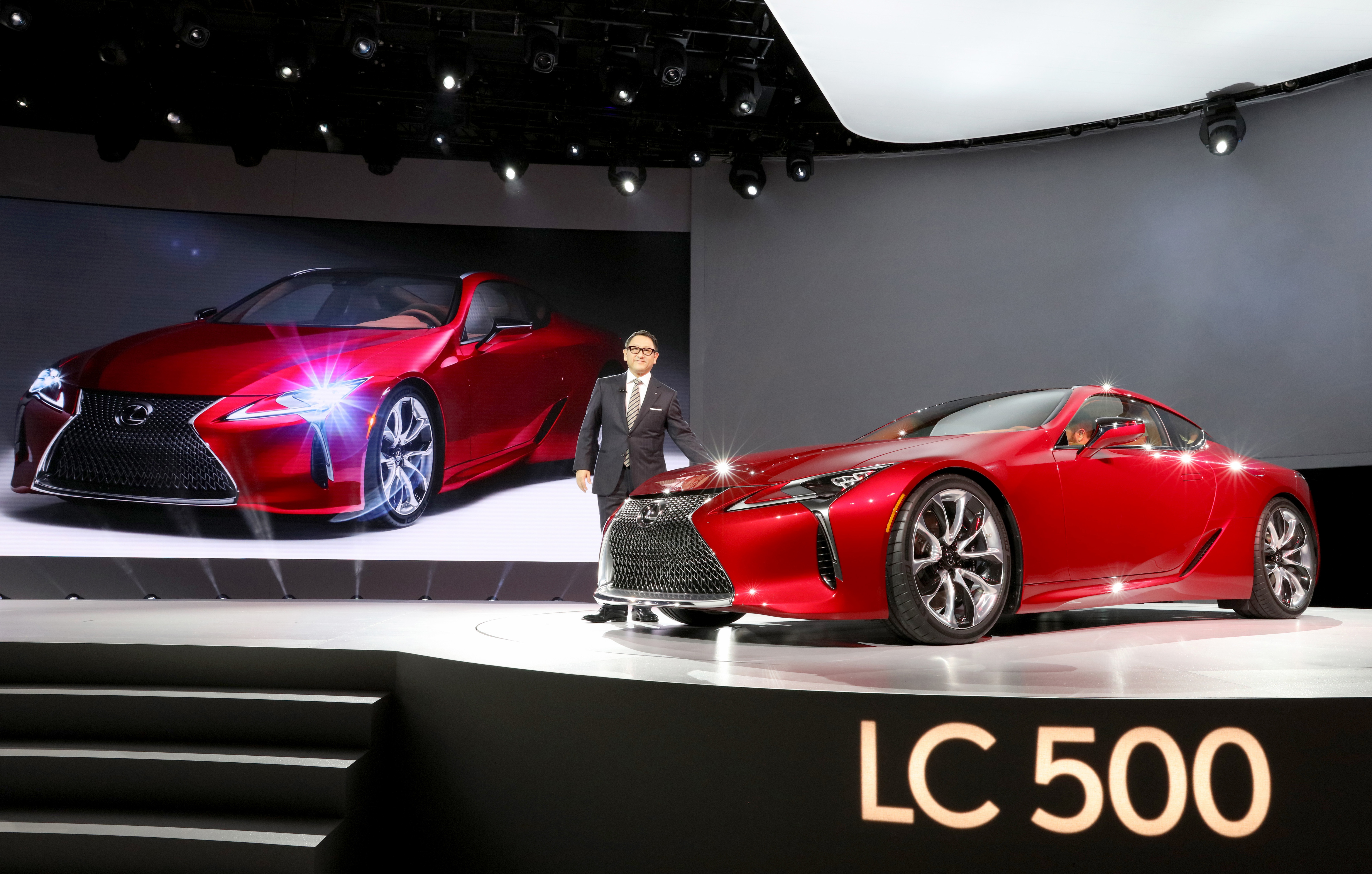 LEXUS LC 500 FEATURES MICHELIN PILOT SUPER SPORT TYRES