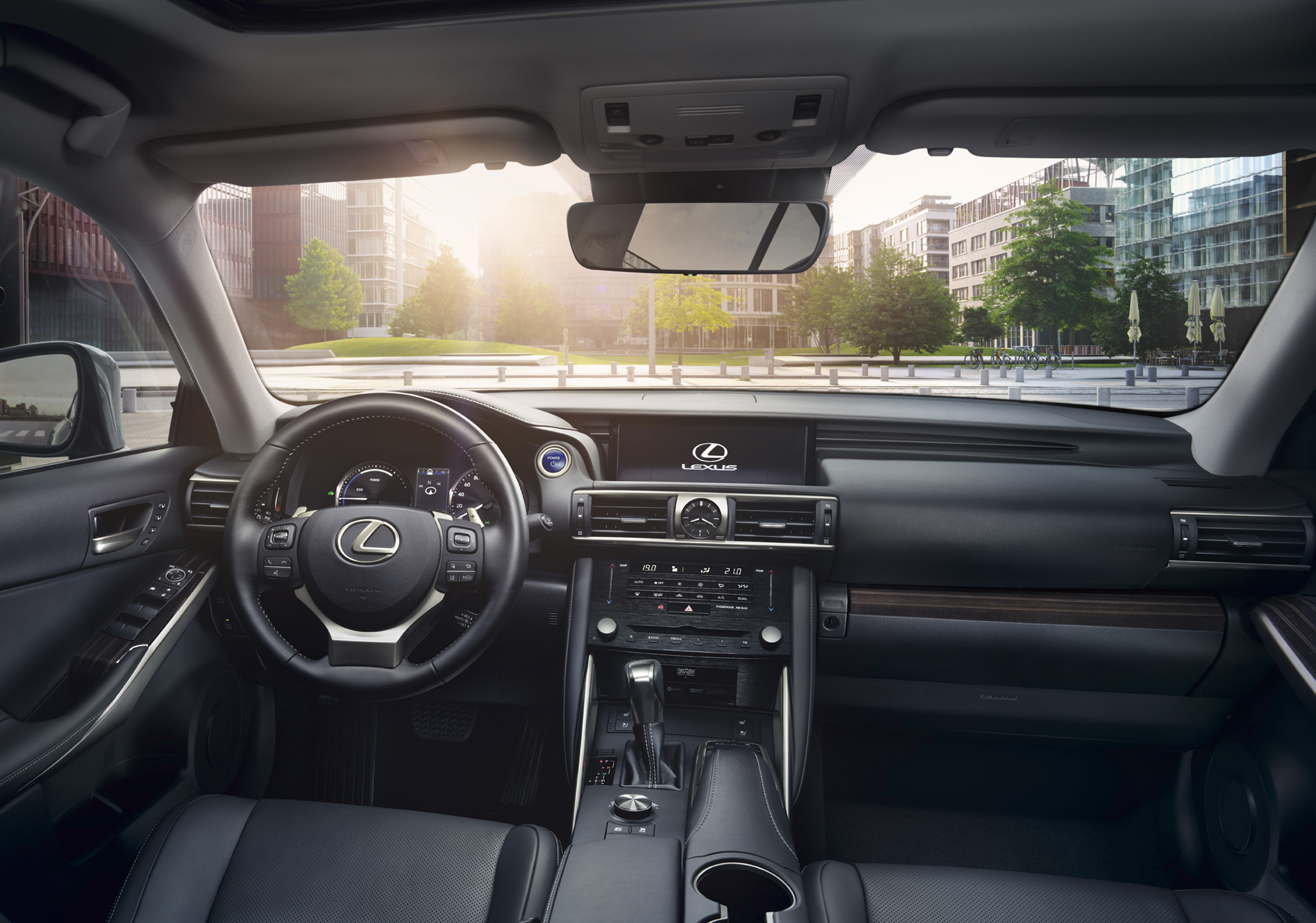 LE LEXUS UX CONCEPT DÉVOILÉ AU MONDIAL DE L’AUTOMOBILE DE PARIS