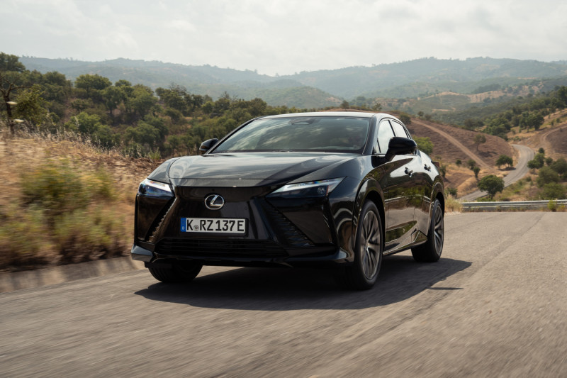 NUOVO LEXUS RZ: PIÙ POTENZA, EFFICIENZA E PIACERE DI GUIDA