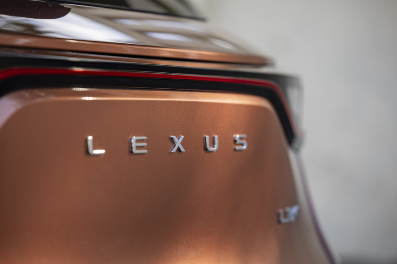 NOUVEAU LEXUS LBX : PREMIERS ESSAIS PRESSE