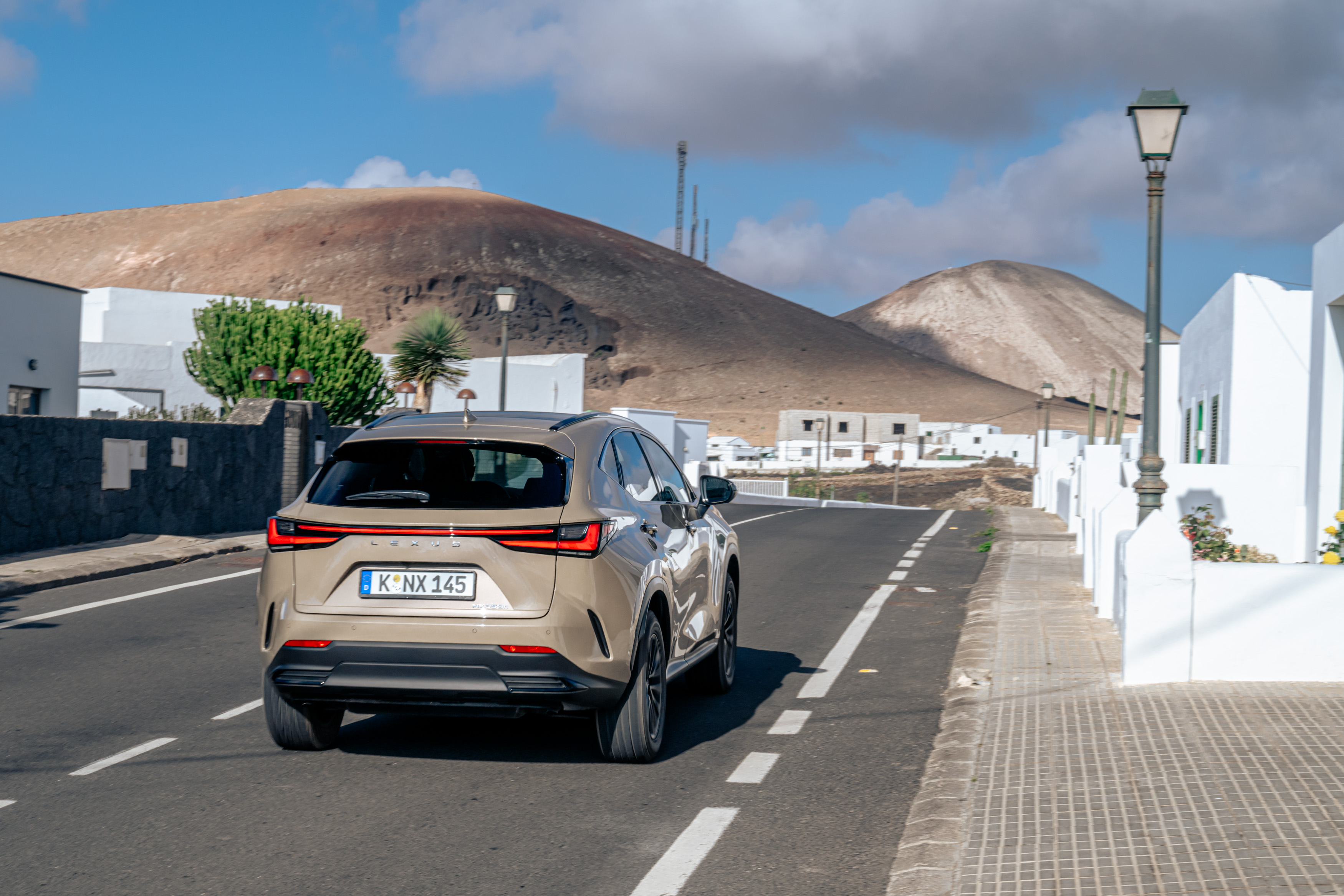 THE NEW NX OVERTRAIL: THE FEEL-GOOD LEXUS FOR MODERN LIFESTYLES