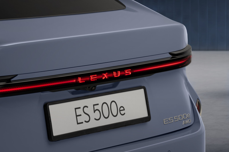 ALL-NEW LEXUS ES TAKES SEDAN STYLING, LUXURY AND REFINEMENT TO A HIGHER ...