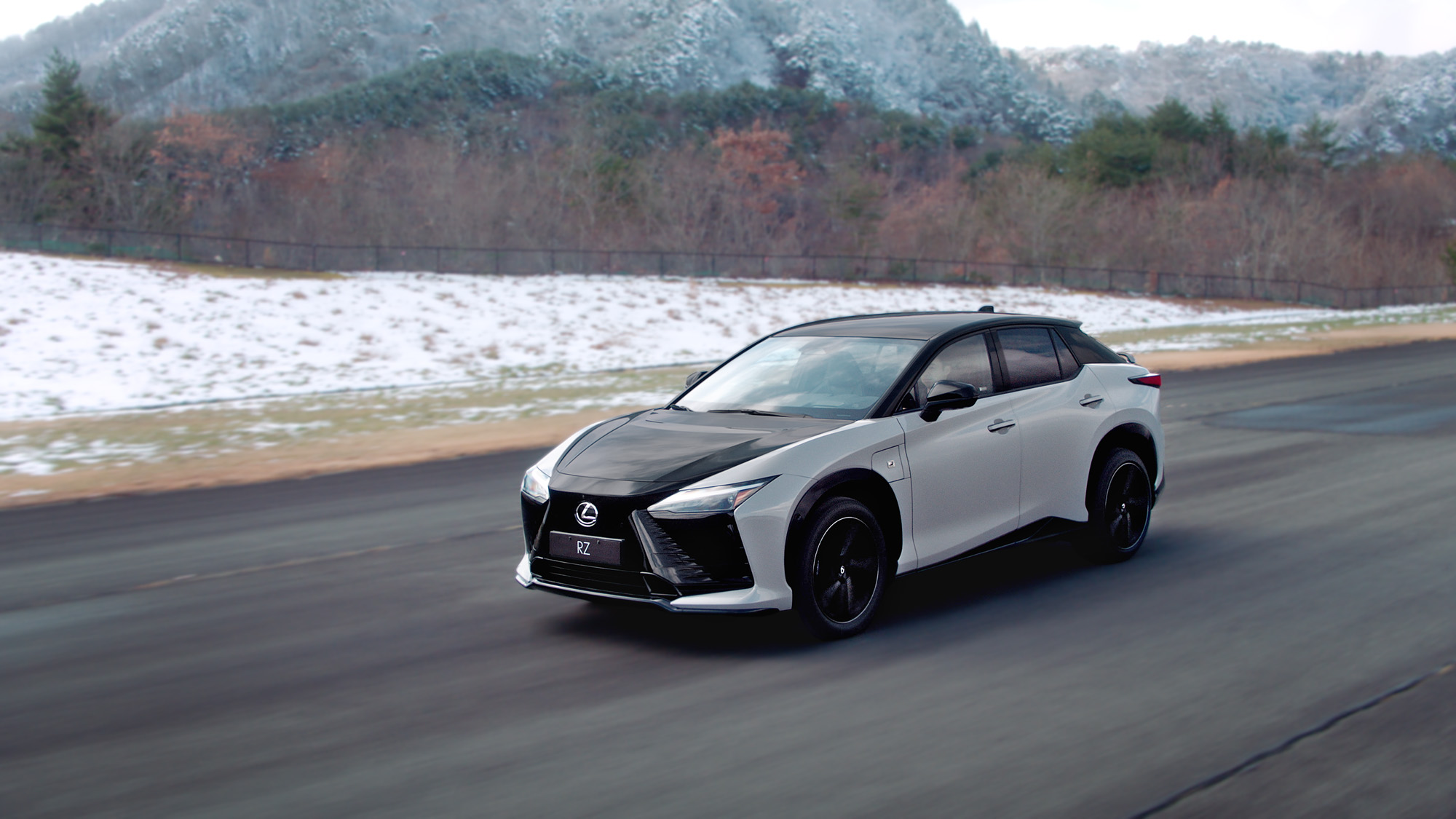 PREMIÈRE MONDIALE DU NOUVEAU SUV 100 % ÉLECTRIQUE LEXUS RZ 2025