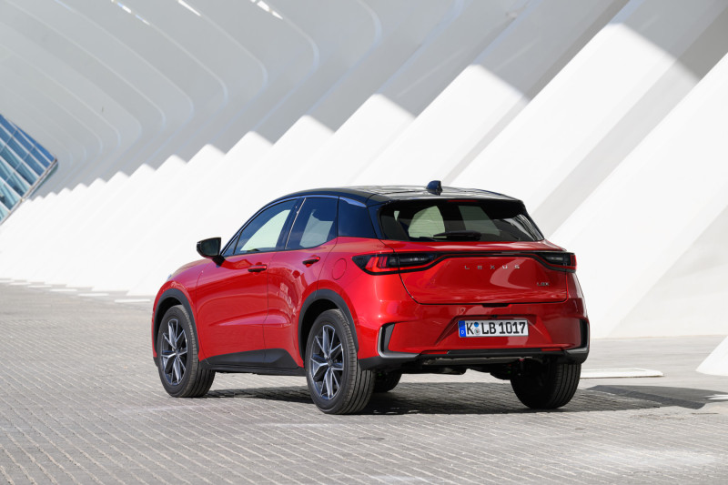 NOUVEAU LEXUS LBX : PREMIERS ESSAIS PRESSE