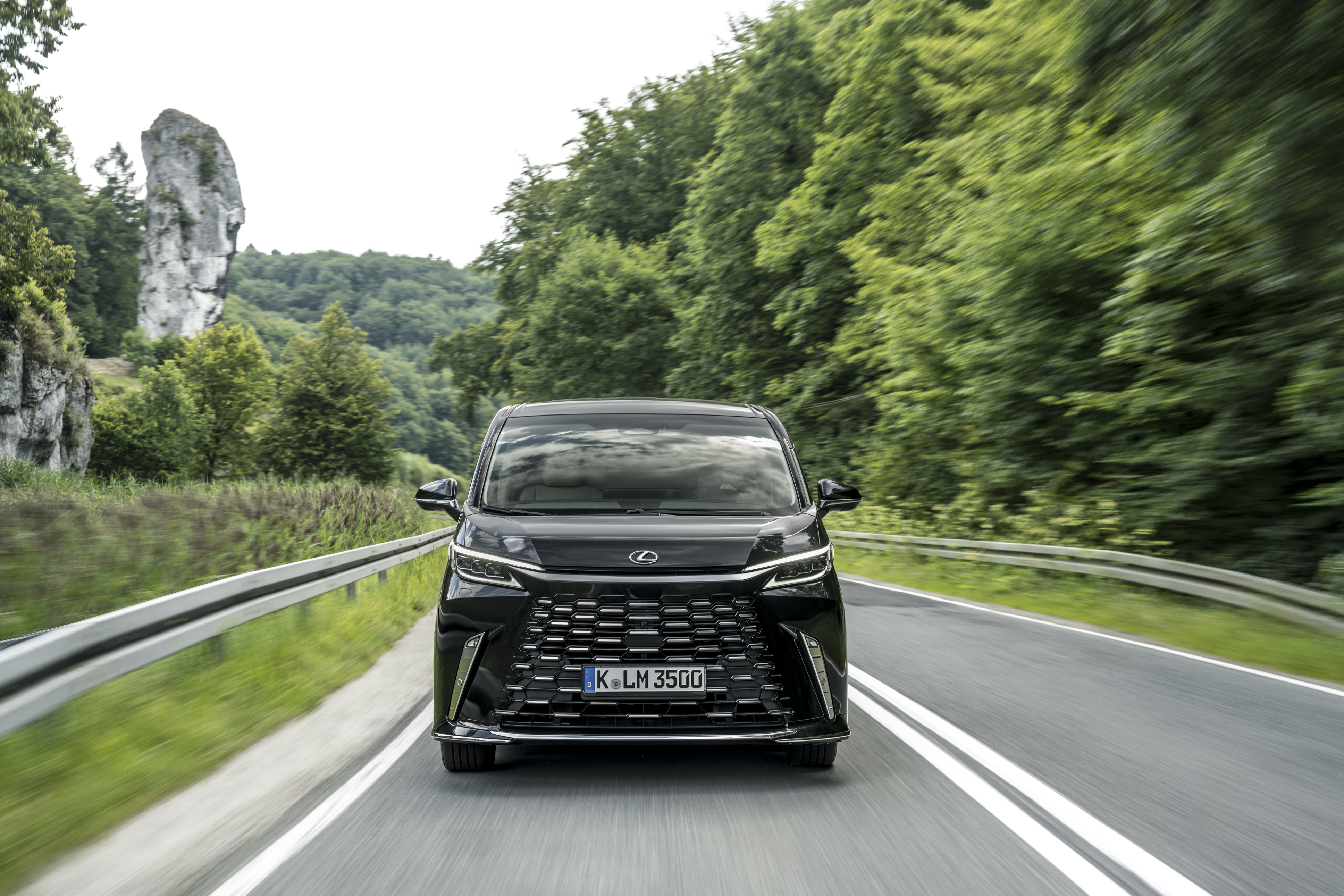 ALL-NEW LEXUS LM DPL PRESS KIT