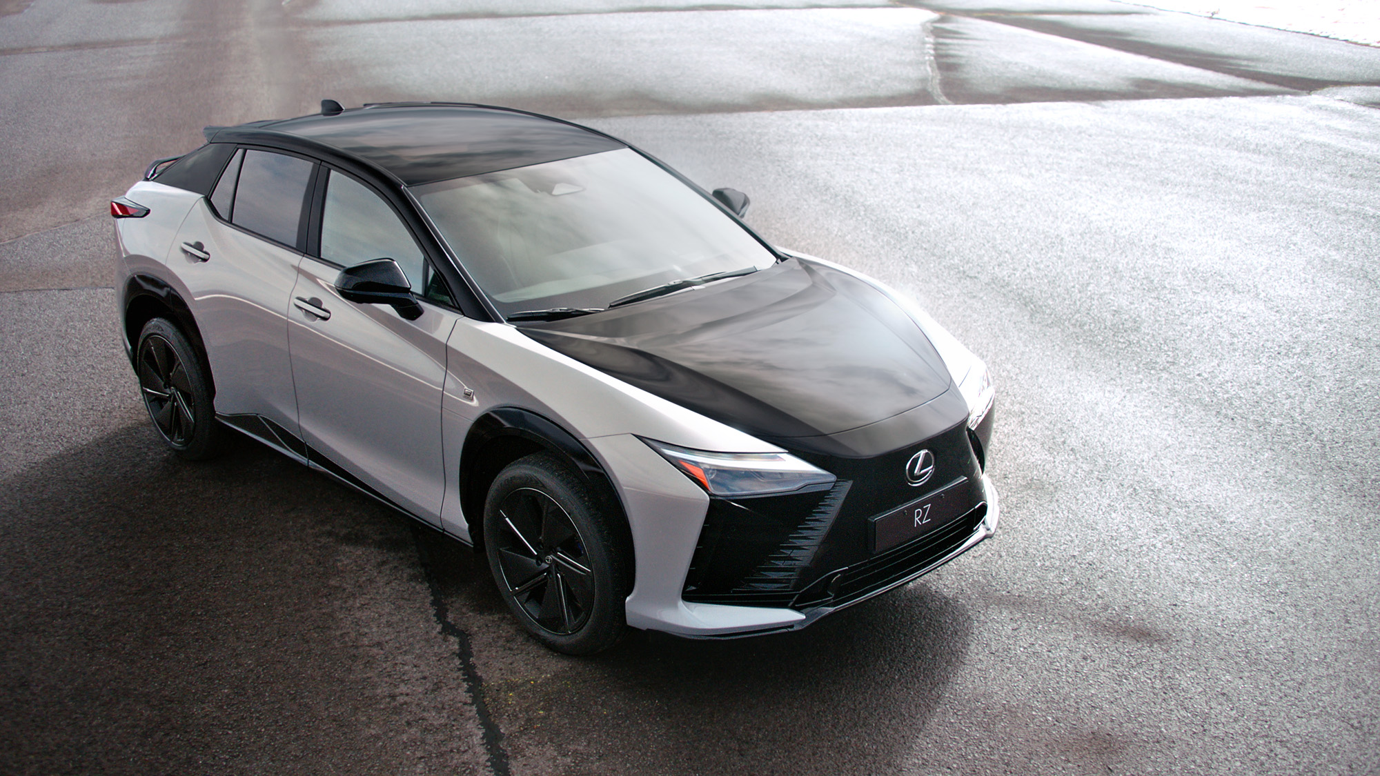 PREMIÈRE MONDIALE DU NOUVEAU SUV 100 % ÉLECTRIQUE LEXUS RZ 2025