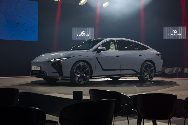 LA NOUVELLE LEXUS ES PORTE LE STYLE, LE LUXE ET LE RAFFINEMENT D'UNE ...