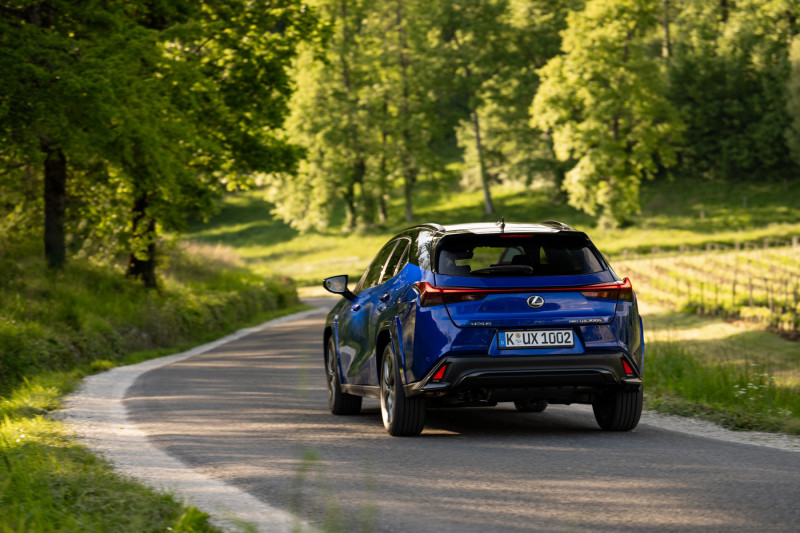 NOUVEAU LEXUS UX 2024 : TOUJOURS PLUS DE PUISSANCE ÉLECTRIFIÉE, D ...