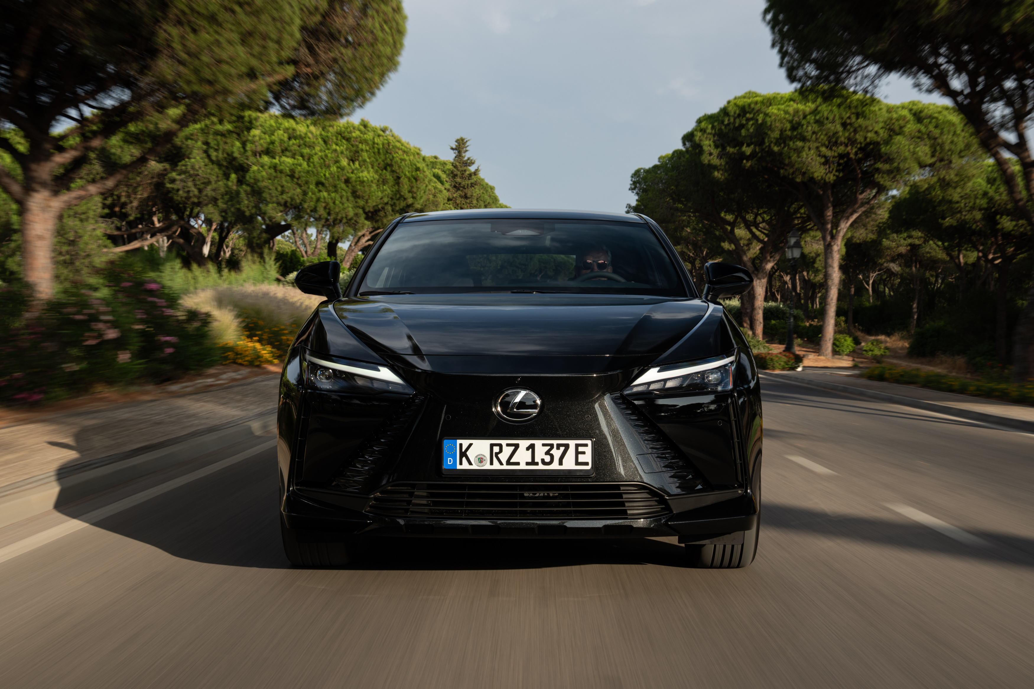 NUOVO LEXUS RZ: PIÙ POTENZA, EFFICIENZA E PIACERE DI GUIDA