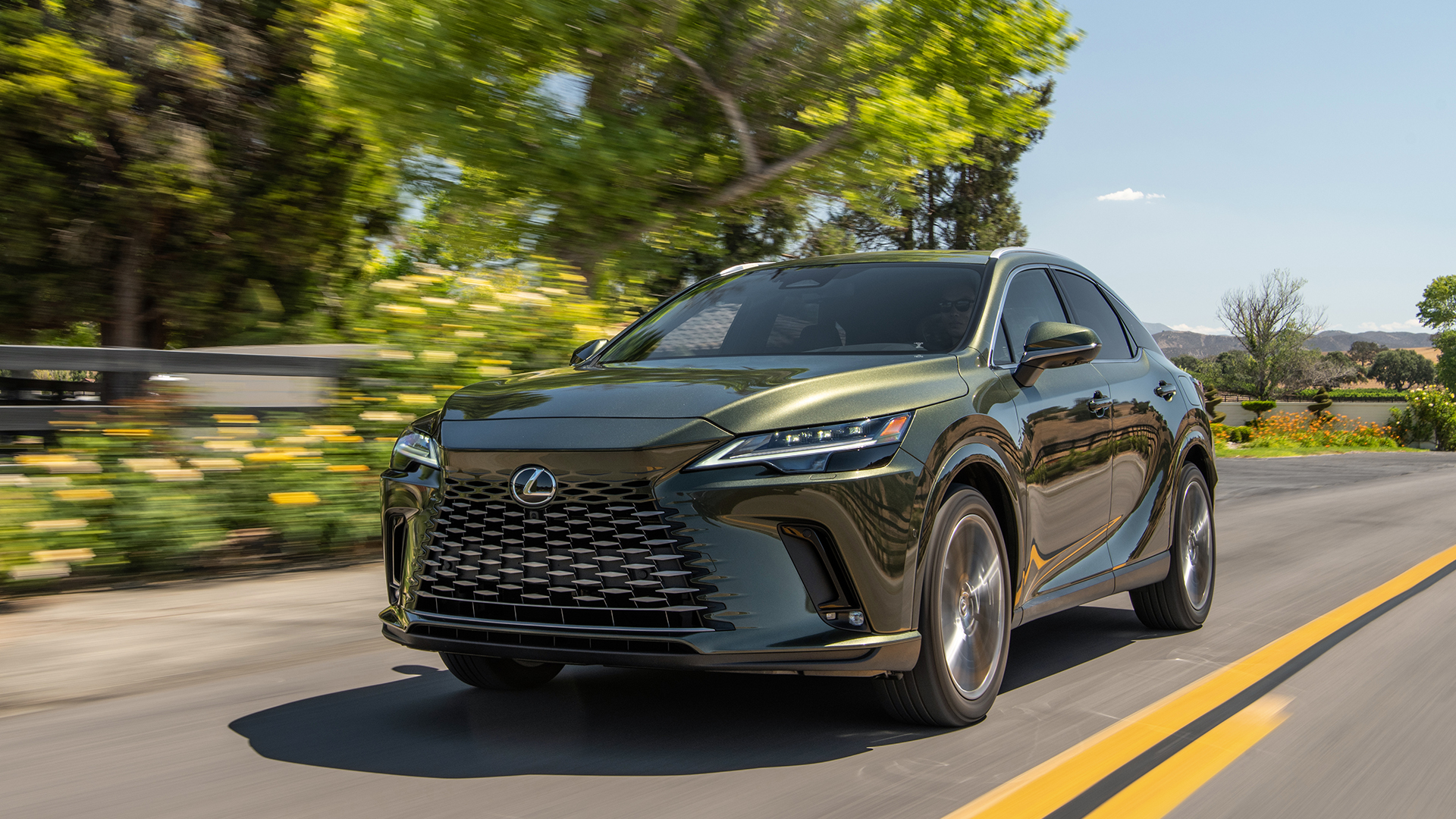 LEXUS RX (2025) : ENCORE MIEUX EQUIPÉ POUR TOUJOURS PLUS DE CONFORT ET DE SÉCURITÉ