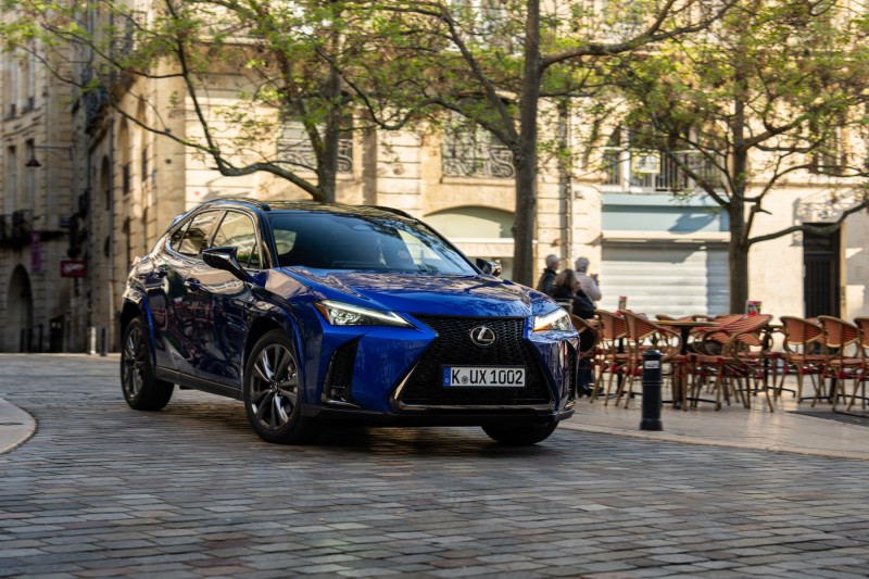 NOUVEAU LEXUS UX 2024 : TOUJOURS PLUS DE PUISSANCE ÉLECTRIFIÉE, D ...