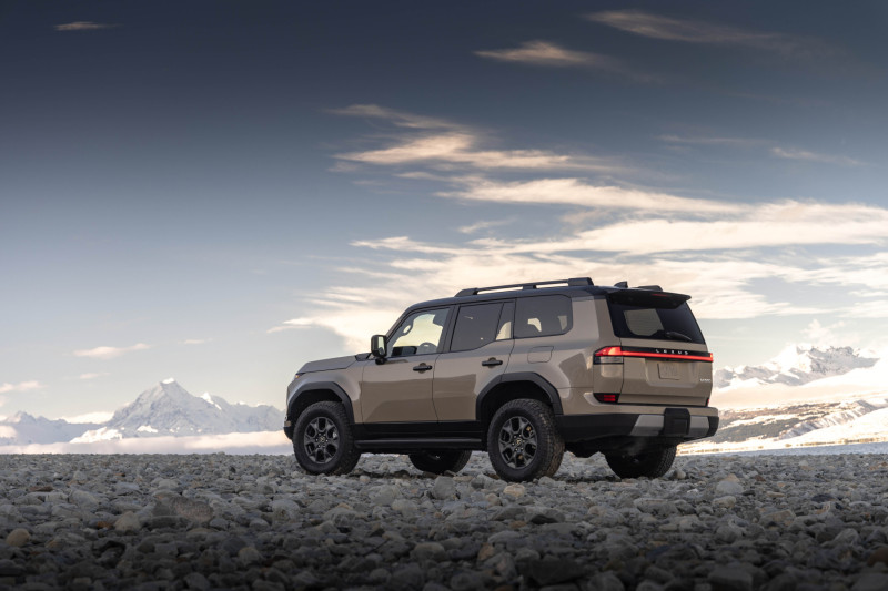 THE LEXUS GX: REDEFINING THE AUTHENTIC OFF-ROADER WITH LUXURY