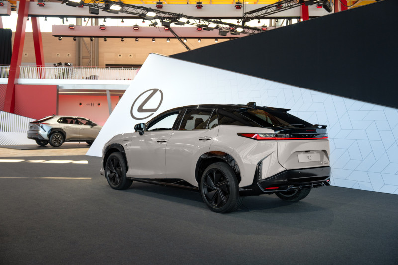 LEXUS ALL'AVANGUARDIA NELL'INNOVAZIONE DELLA TECNOLOGIA BEV: STEER-BY ...