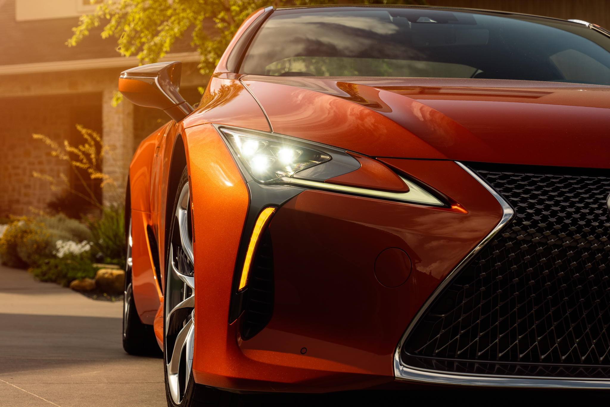 BLAZING CARNELIAN: A NEW COLOUR DEBUT FOR THE 2021 LEXUS LC COUPE